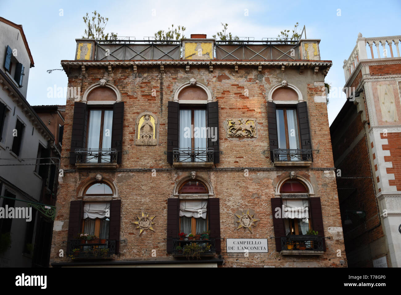 Venetian gothic architecture hi-res stock photography and images - Alamy
