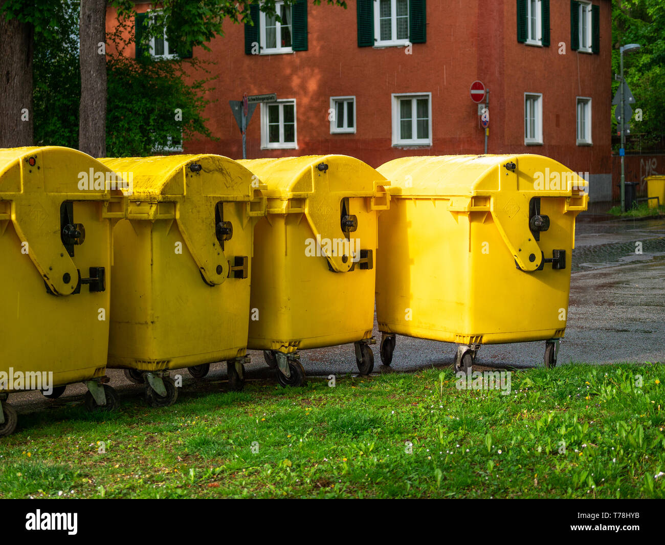 Image of Yellow waste Containers, Recycling bin for special Rubbish ...