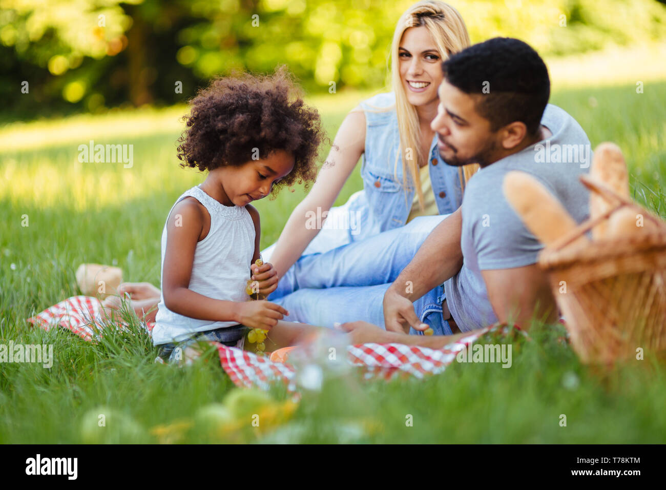 Happy smiling family having fun hi-res stock photography and images - Alamy