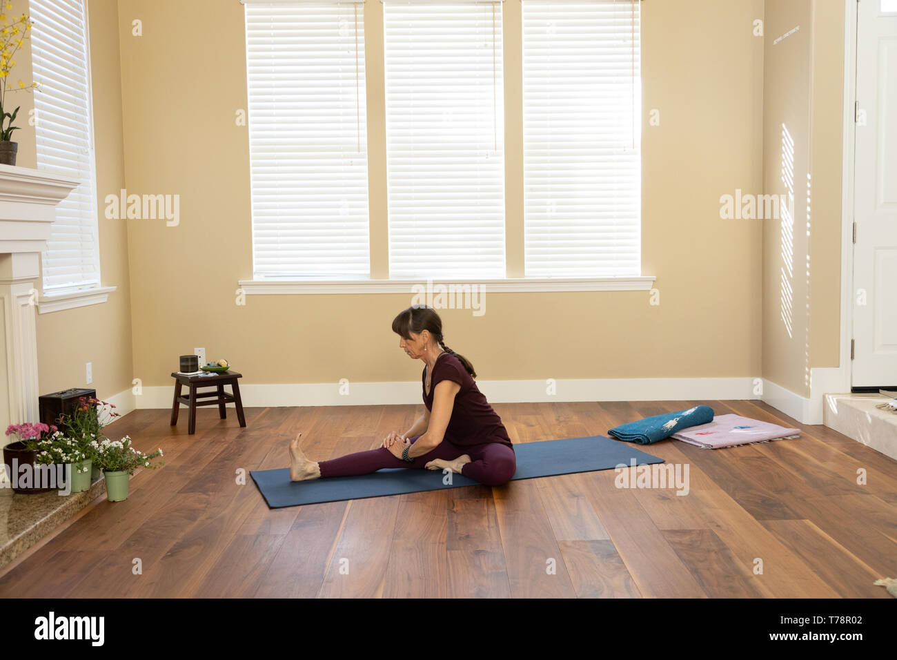 Yoga pose Grat Seal Pose Stock Photo - Alamy