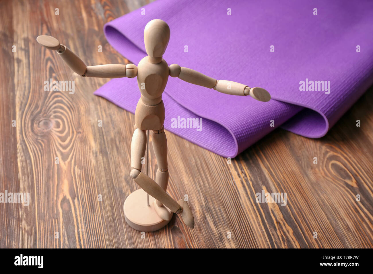 Small mannequin hi-res stock photography and images - Alamy