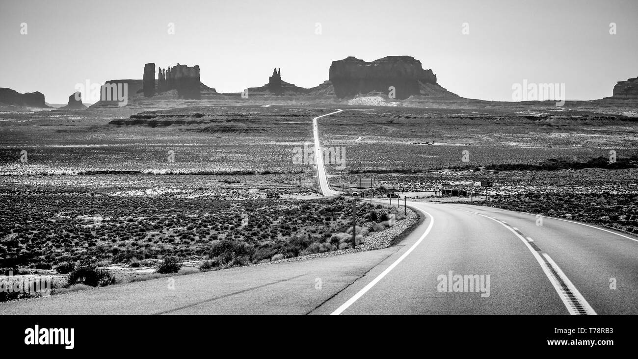 Famous Monument Valley in the desert of Utah Stock Photo - Alamy