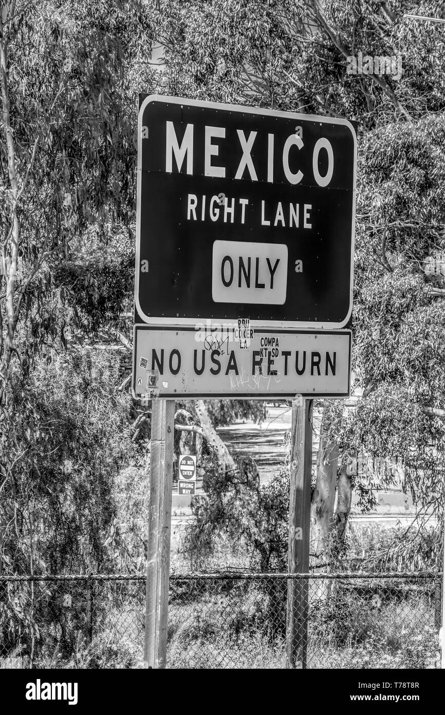 Street sign beach Black and White Stock Photos & Images - Alamy
