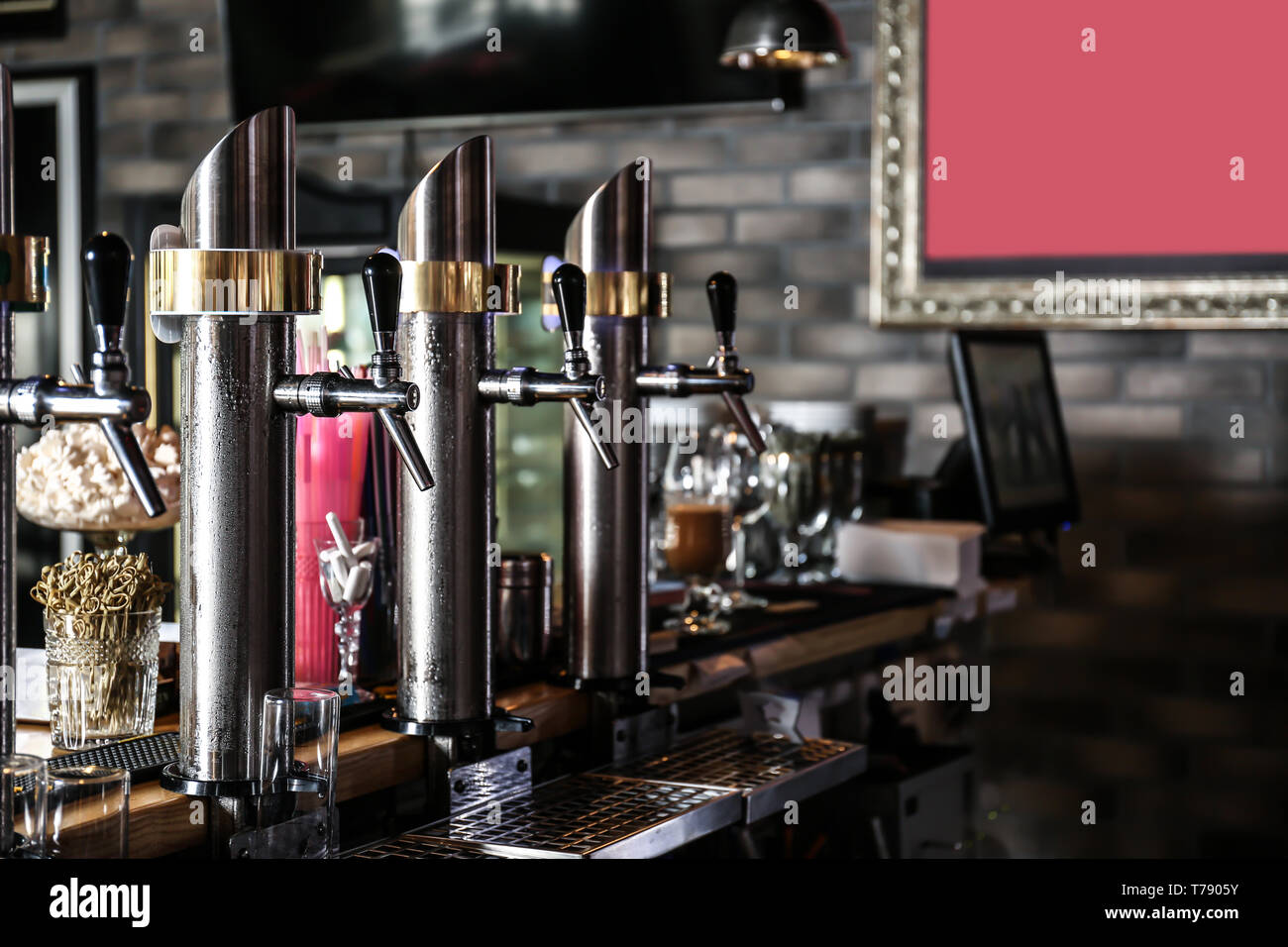 Beer faucets in bar hi-res stock photography and images - Alamy