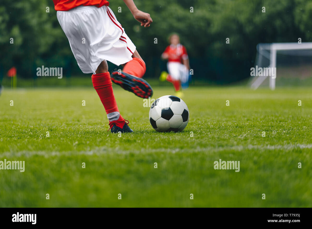Football soccer cross horizontal pitch pitch hi-res stock photography ...