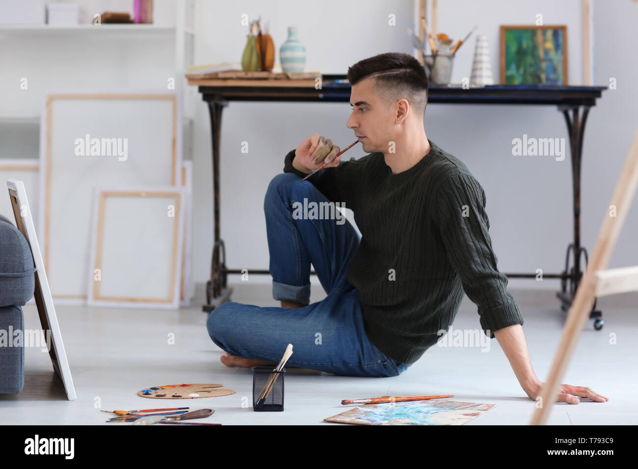 Male artist waiting inspiration hi-res stock photography and images - Alamy