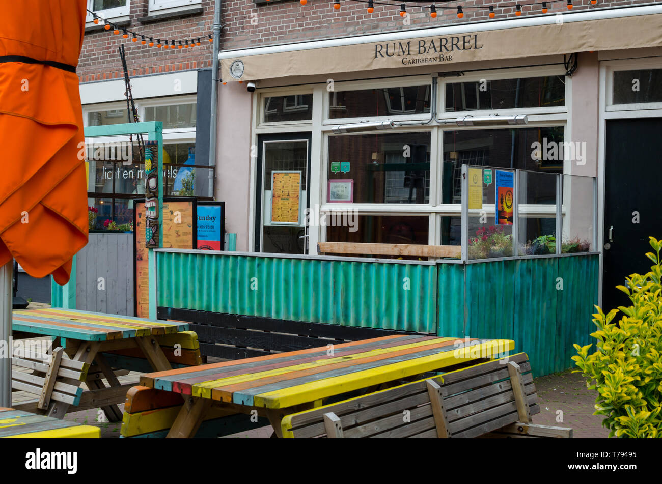 Closed cocktail bar hi-res stock photography and images - Alamy