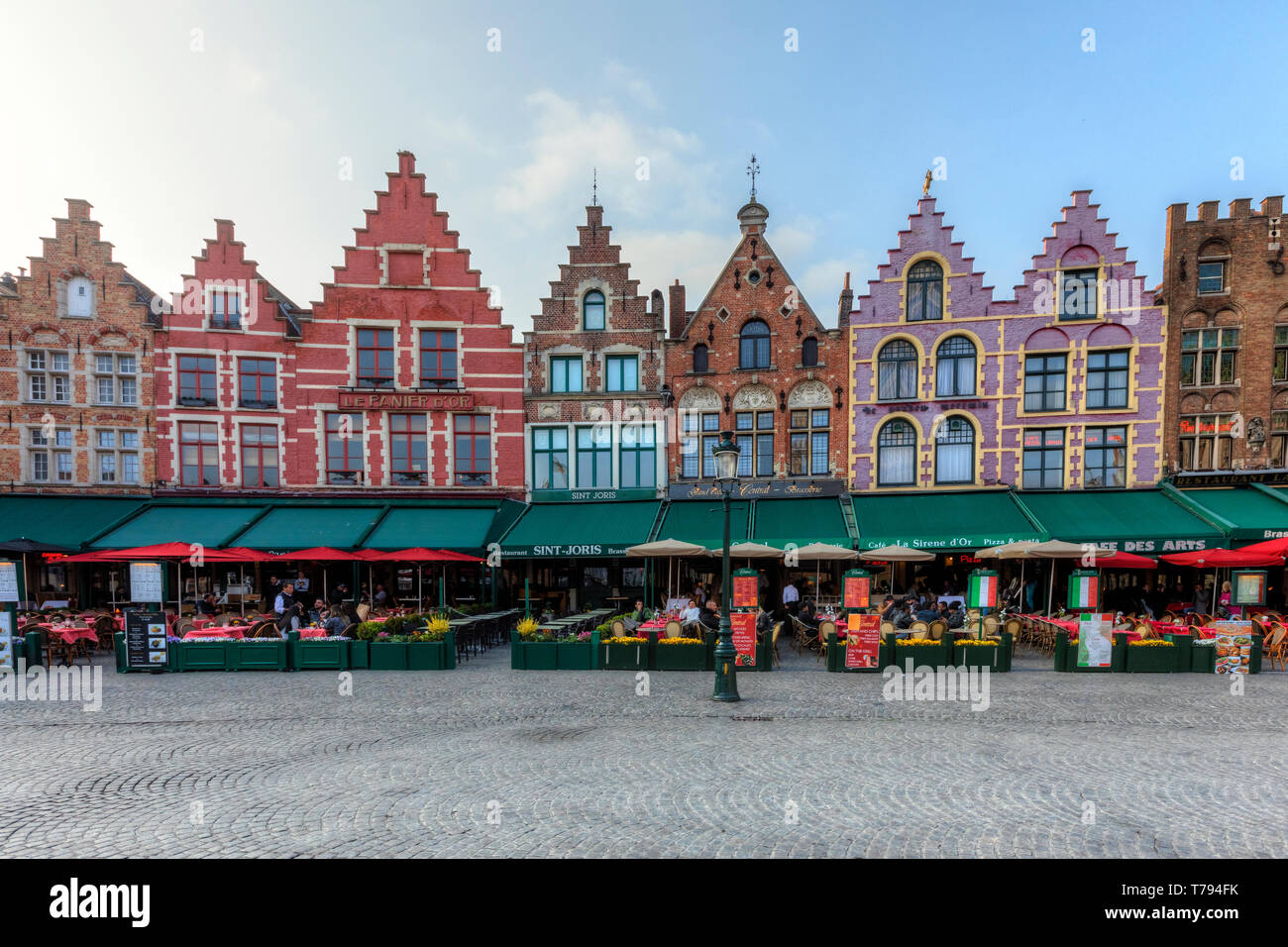Brugge town square hi-res stock photography and images - Alamy