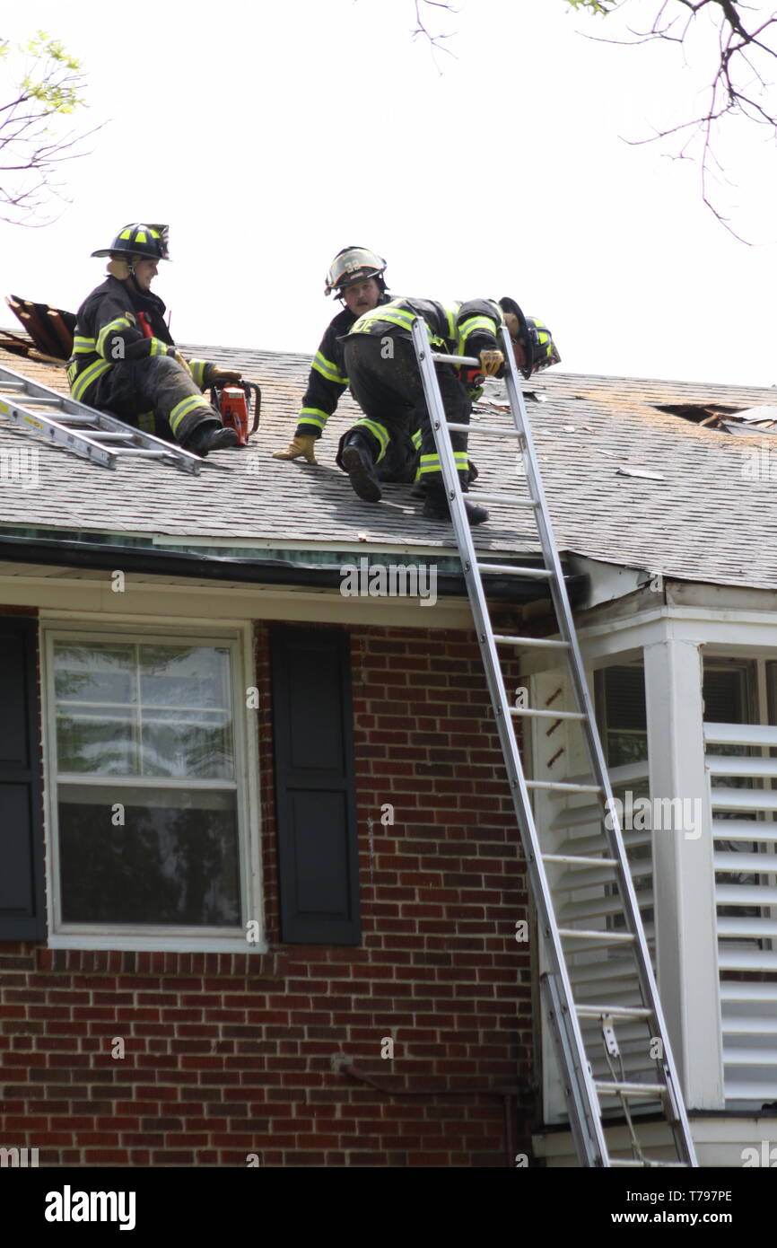 Firefighters usa team hi-res stock photography and images - Alamy