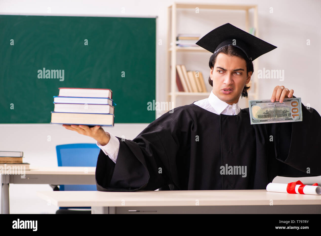 Mba graduate money hi-res stock photography and images - Alamy