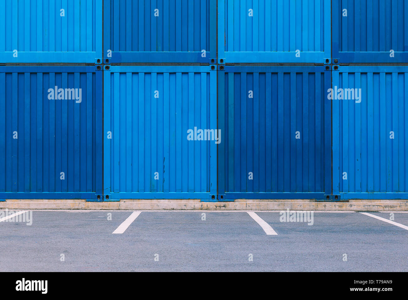 Parking spots hi-res stock photography and images - Alamy