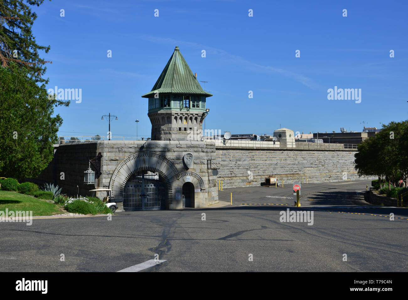 American maximum security prison guard hi-res stock photography and ... American maximum security prison guard hi-res stock photography and ...