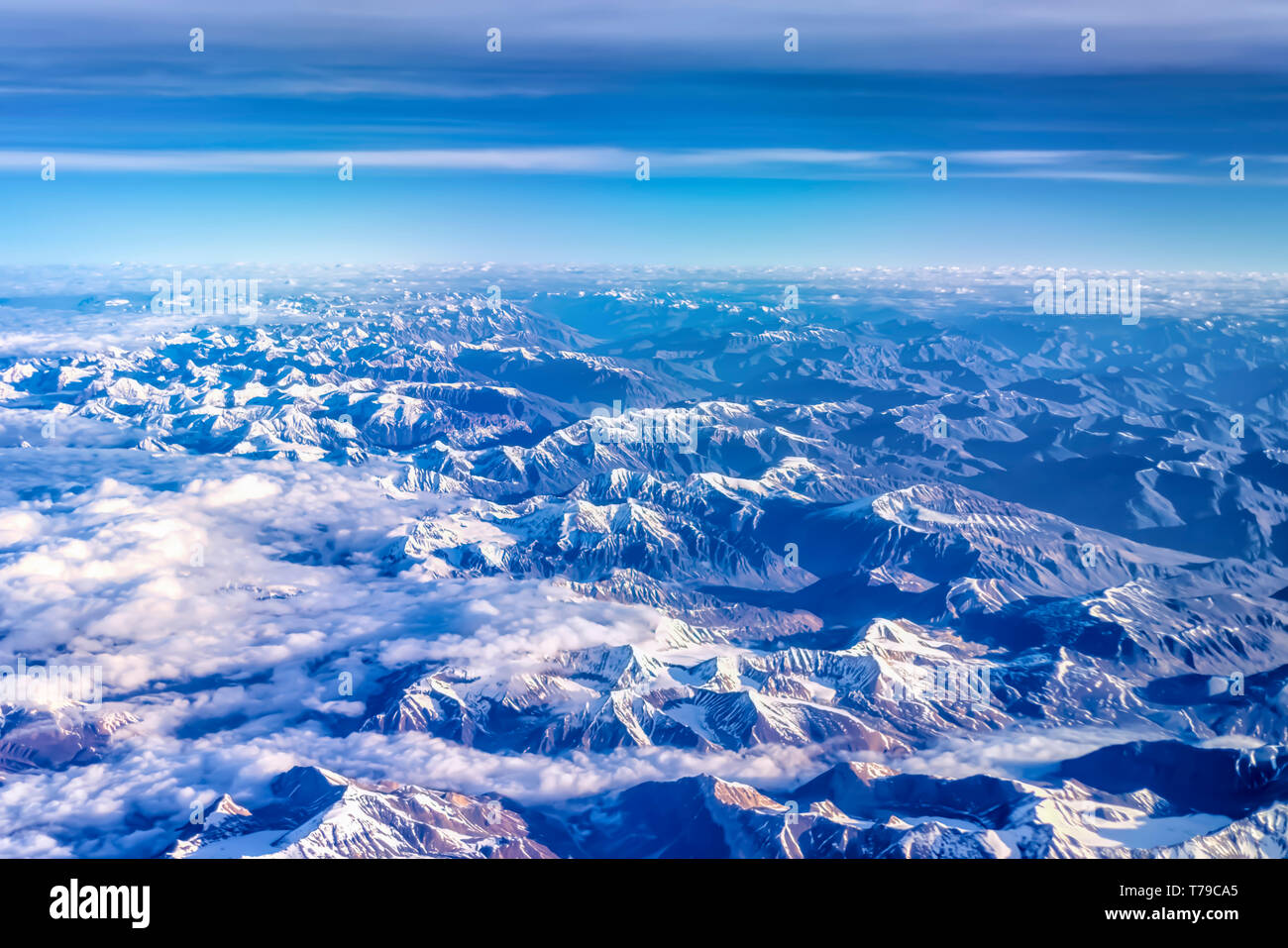 Dhauladhar ranges hi-res stock photography and images - Alamy