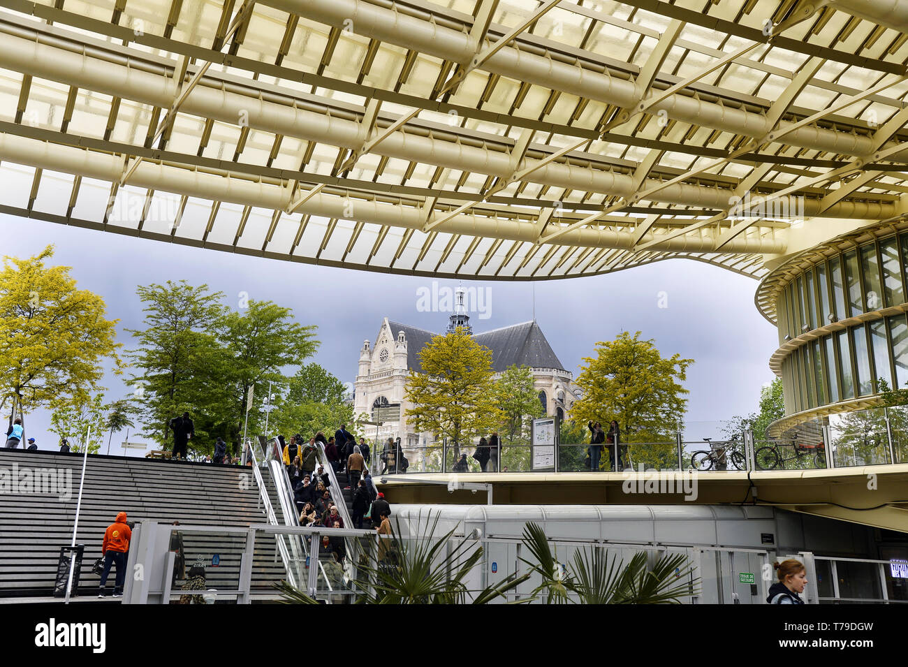 Les halles shopping center hi-res stock photography and images - Alamy