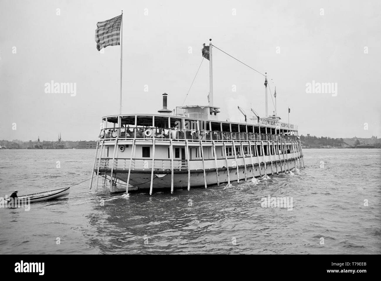 Floating hospital for children, New York City 1903 Stock Photo - Alamy