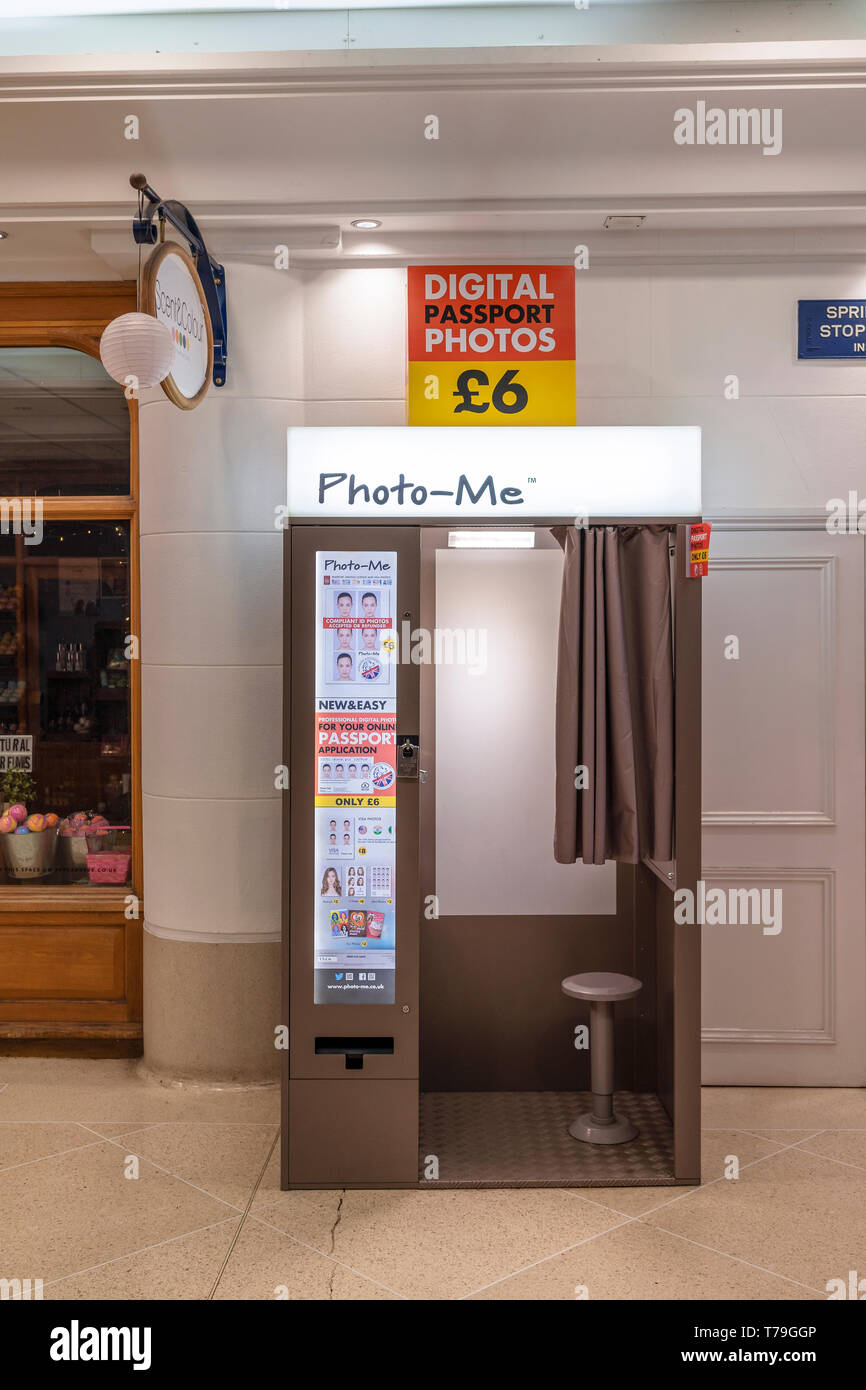 Photo booth photos hi-res stock photography and images - Alamy