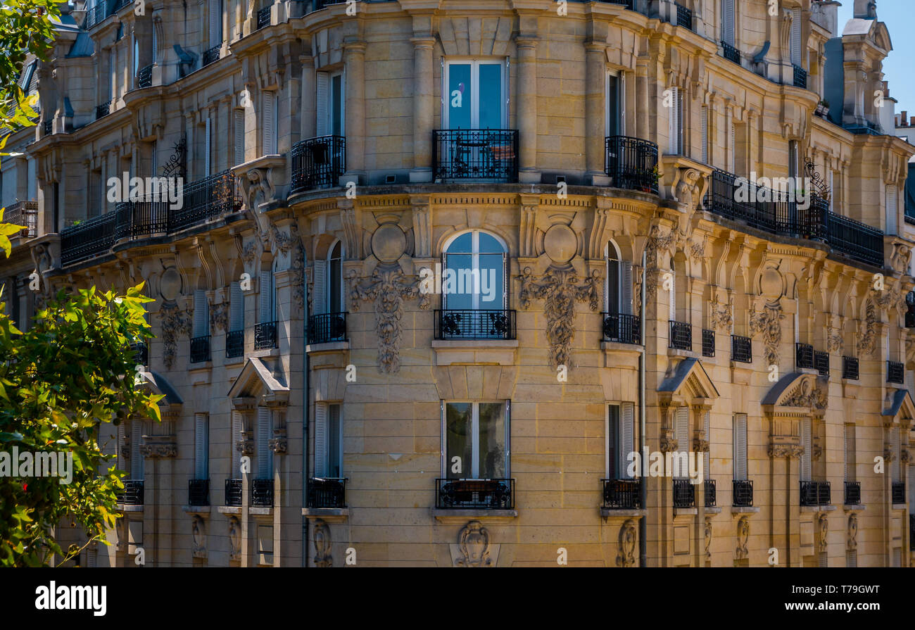 Paris residential buildings. Old Paris architecture, beautiful facade ...
