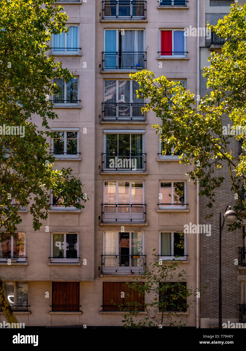 Paris residential buildings. Old Paris architecture, beautiful facade ...