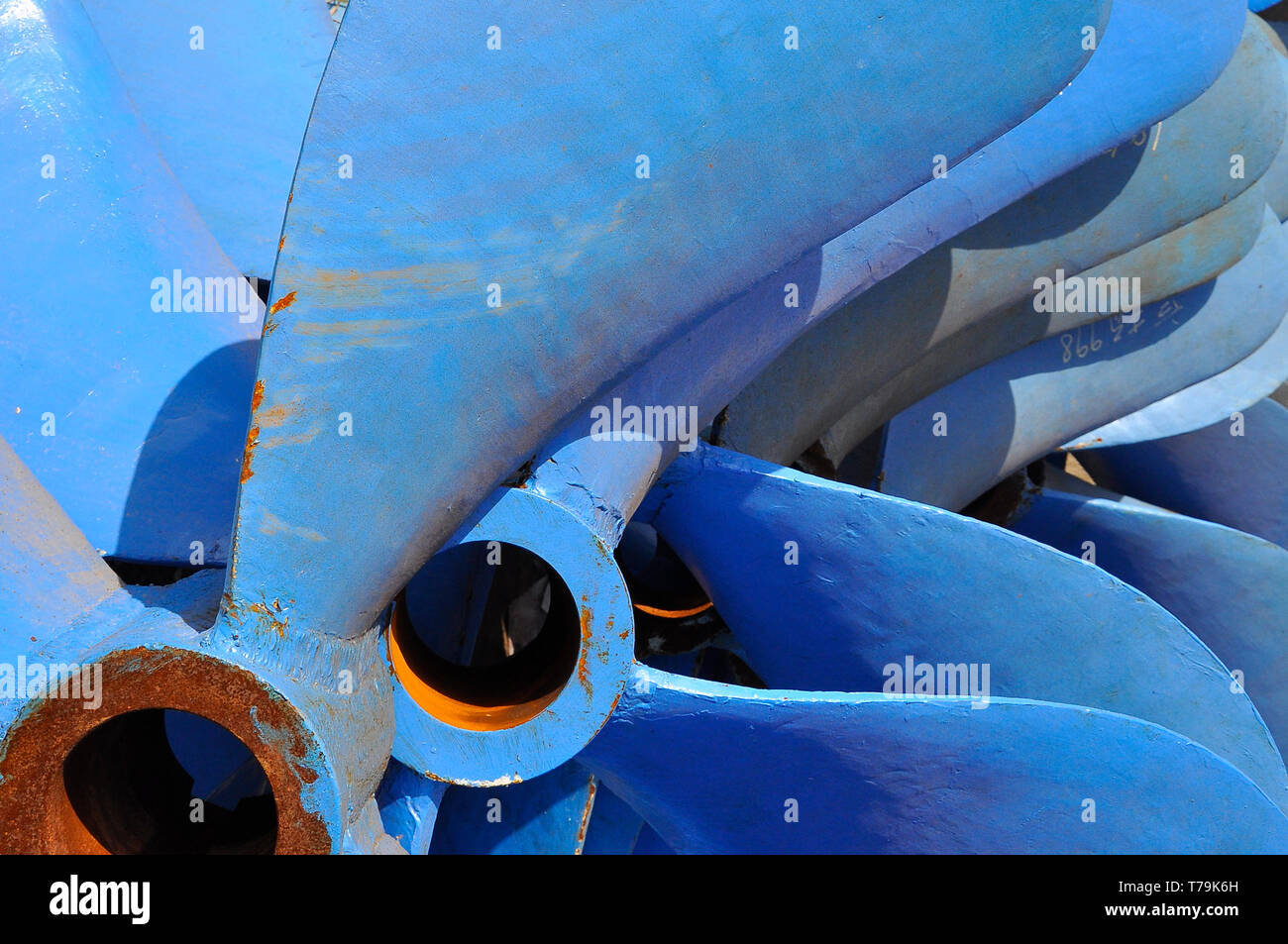 blue ship propellors Stock Photo - Alamy