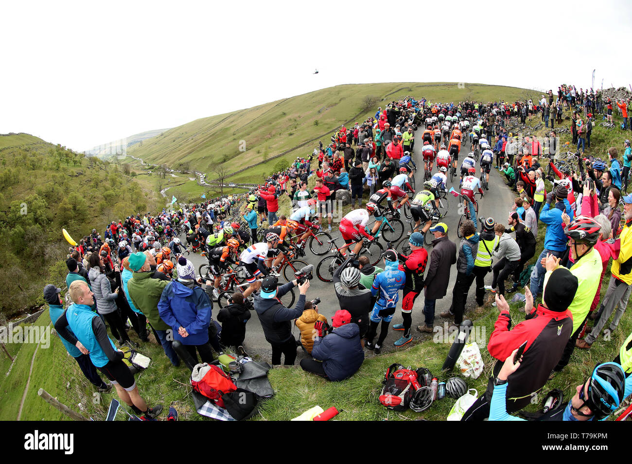 A general view as riders make their way up Park Rash in the Yorkshire ...