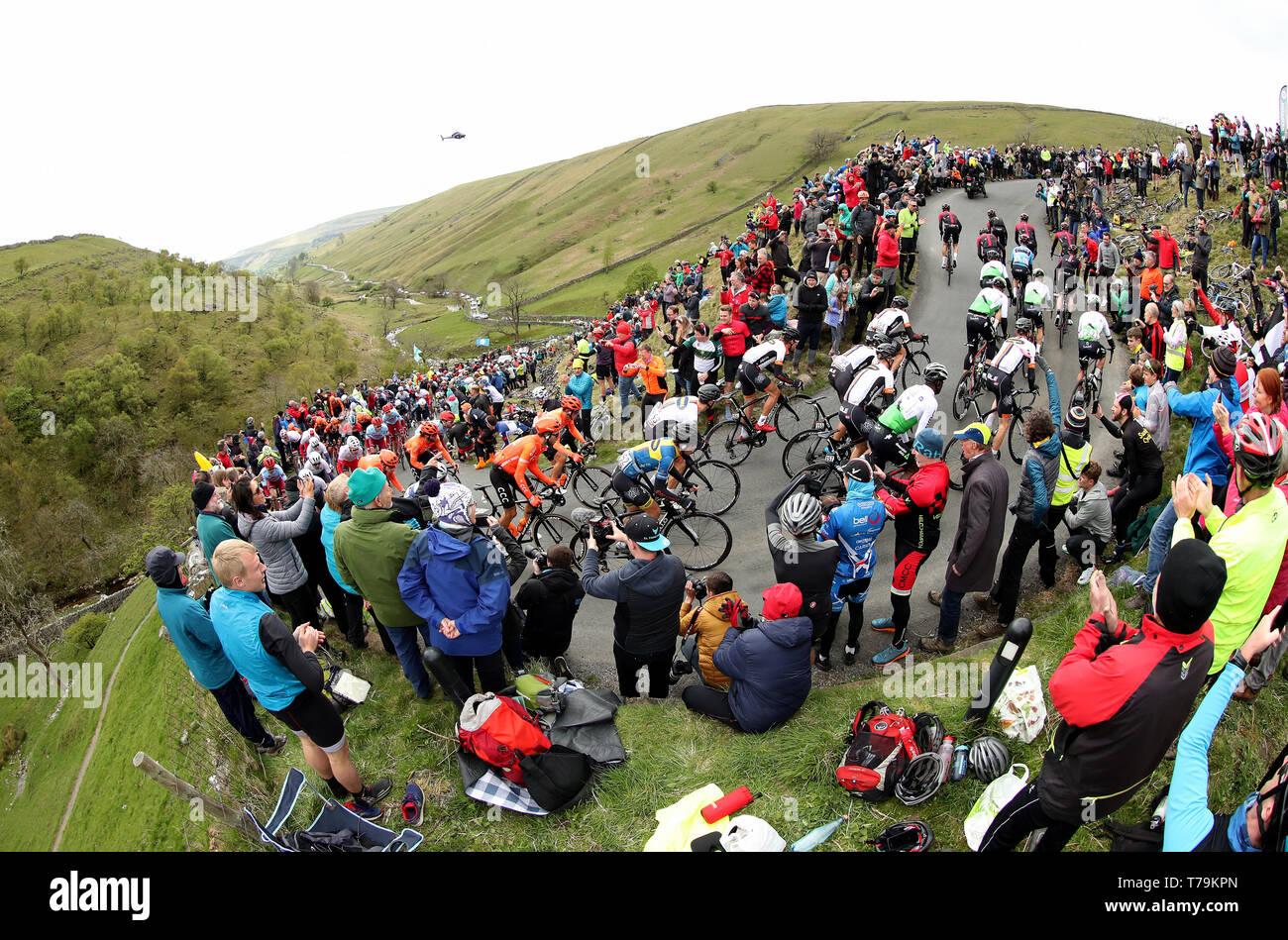 A general view as riders make their way up Park Rash in the Yorkshire ...