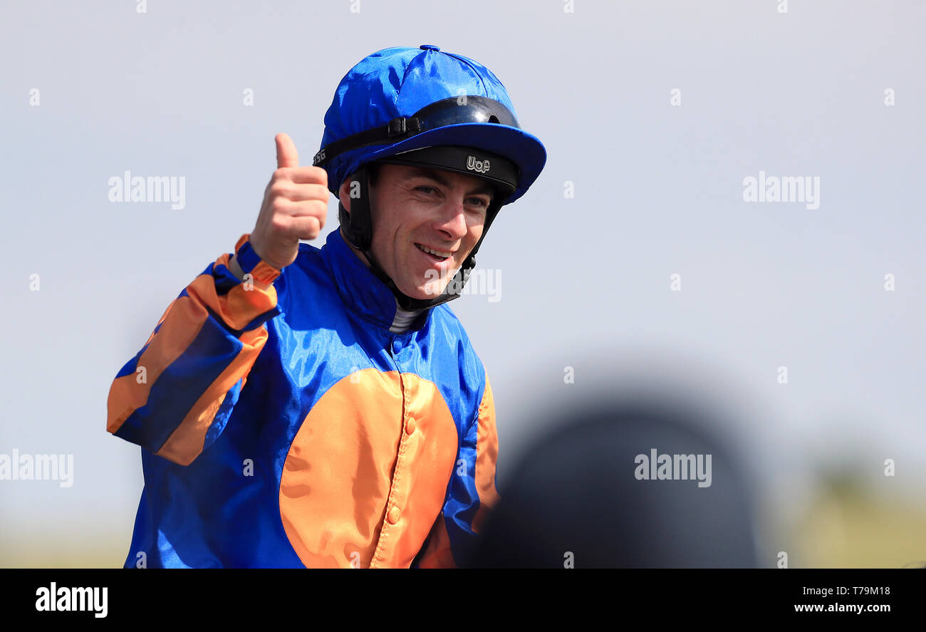 Newmarket races 1000 guineas hi-res stock photography and images - Alamy