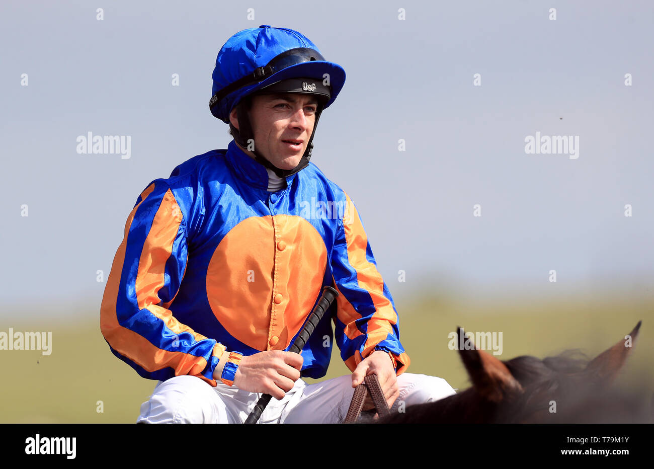 Newmarket races 1000 guineas hi-res stock photography and images - Alamy