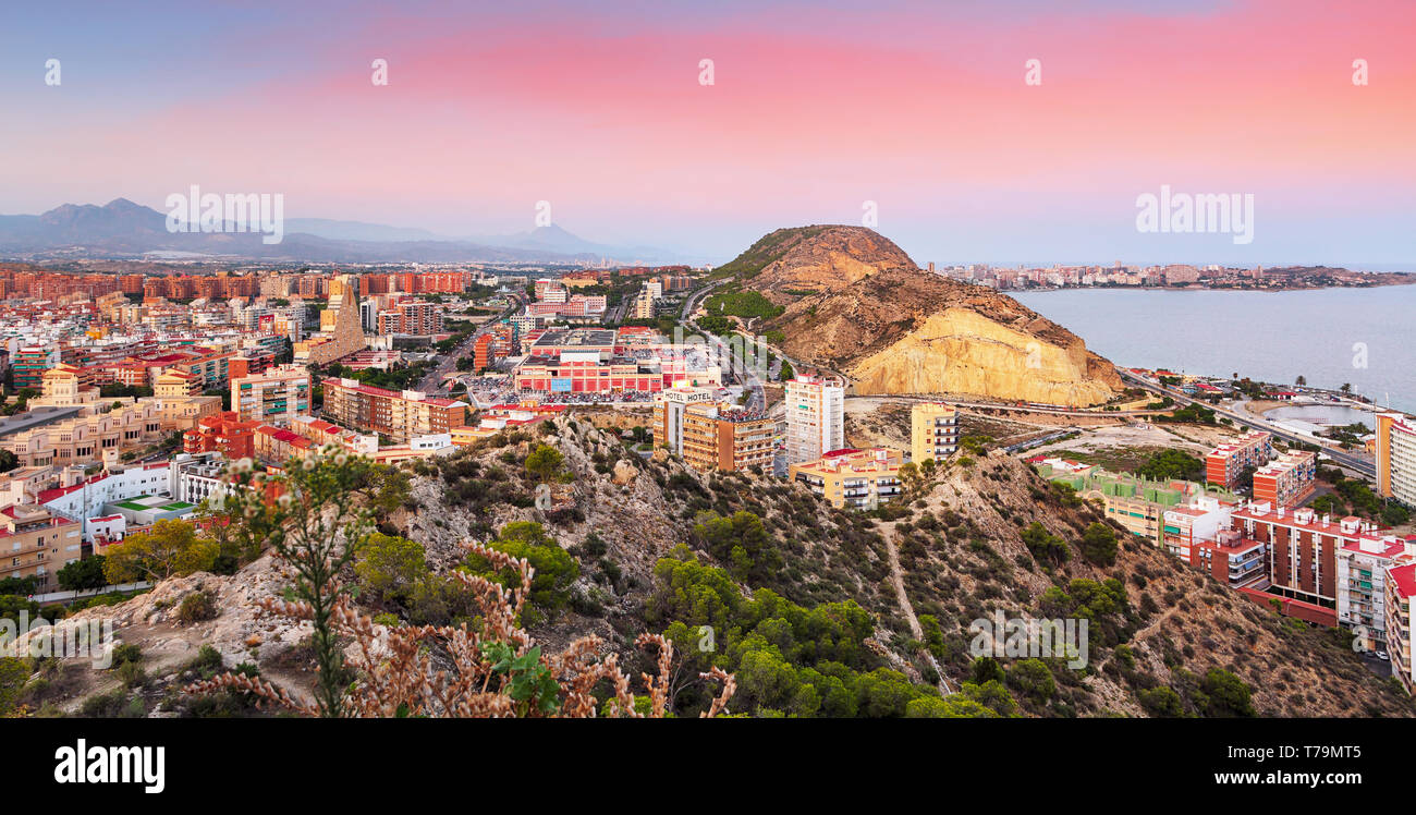 Spain alicante city night castle hi-res stock photography and images ...