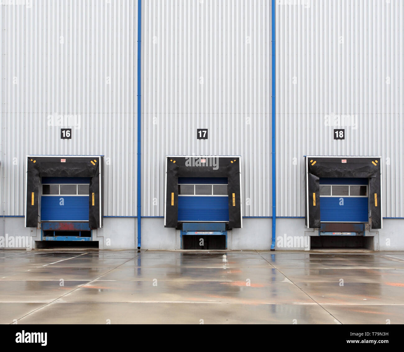 Industrial Factory Loading Bay Stock Photos & Industrial Factory ...