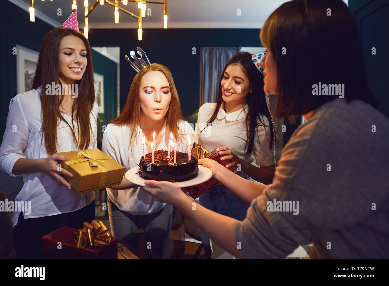 Friends birthday party hi-res stock photography and images - Alamy