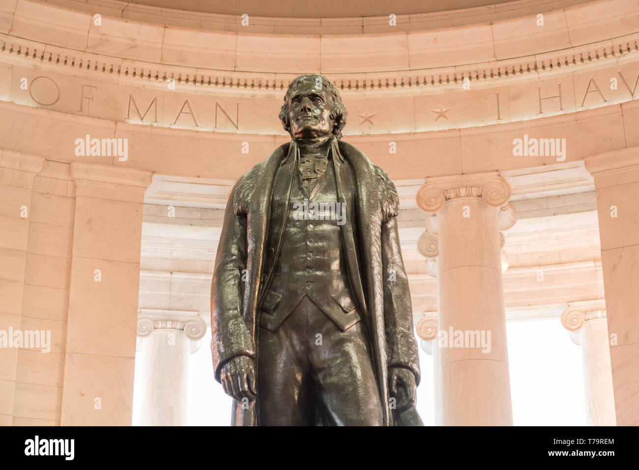 Statue of Thomas Jefferson in the Jefferson Memorial building in ...