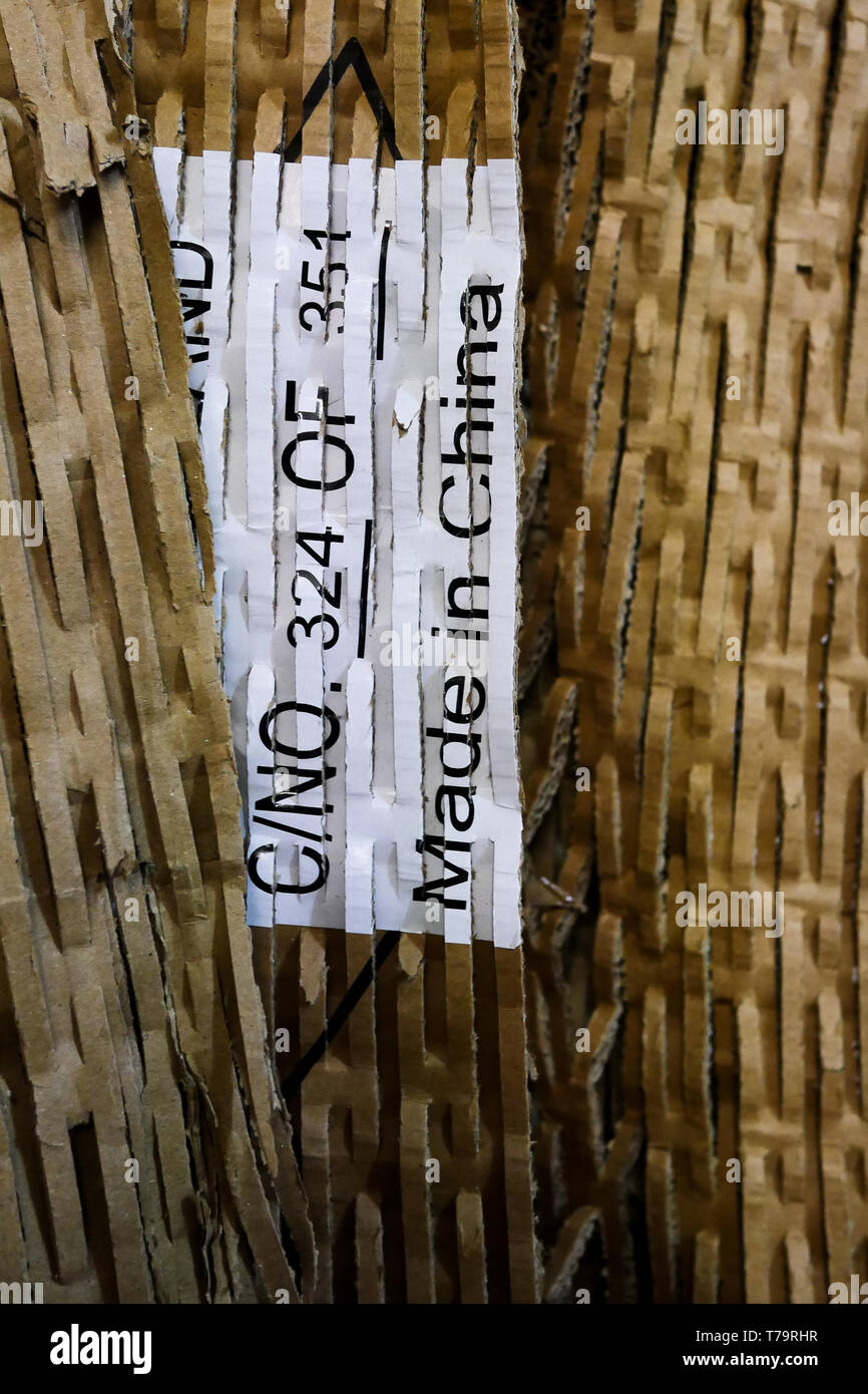 Emballage carton hi-res stock photography and images - Alamy