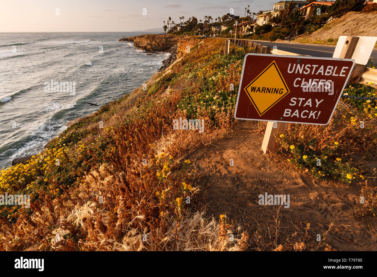 Landslide caution sign hi-res stock photography and images - Alamy