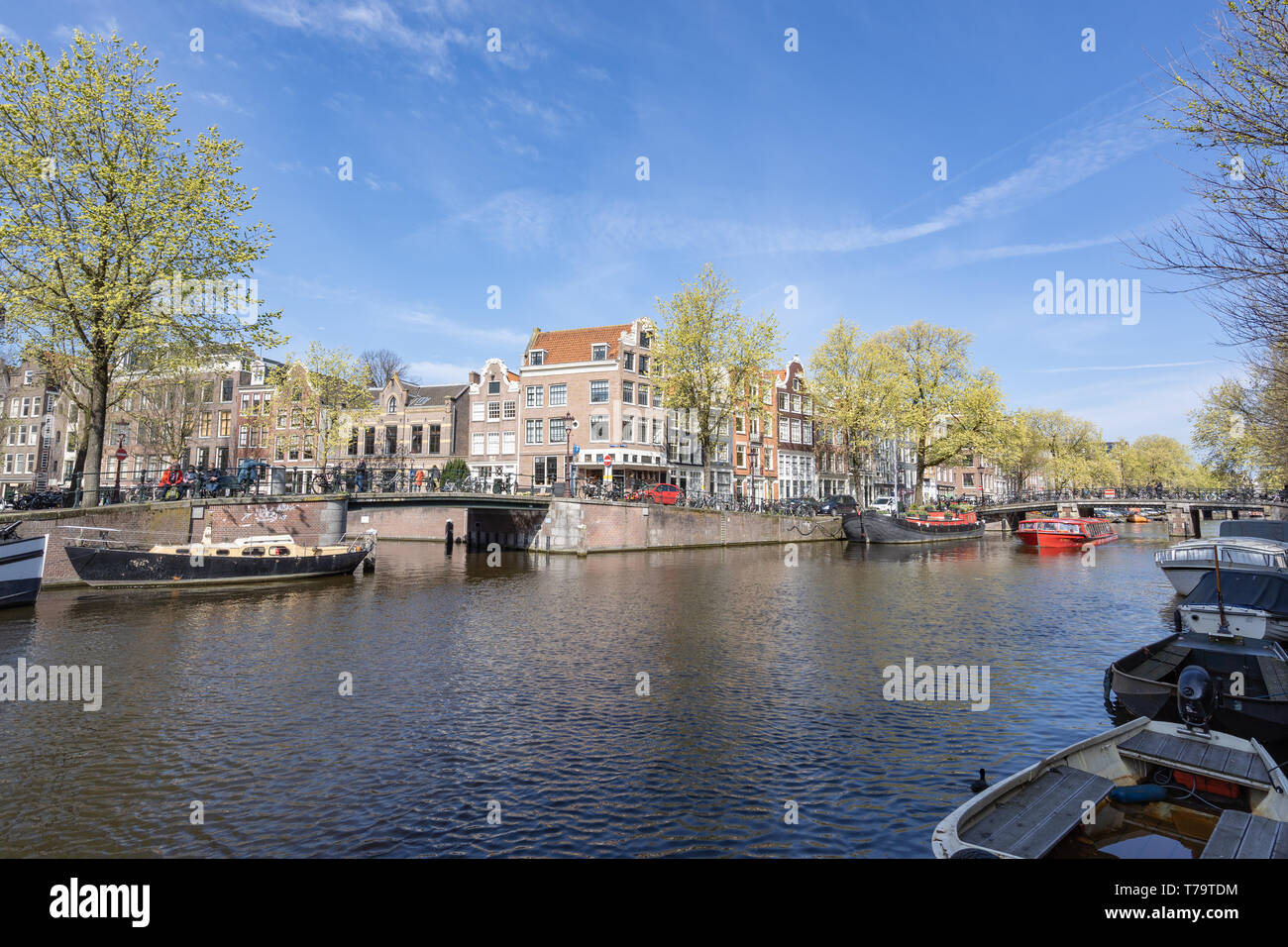 Amsterdam canal street view horizontal hi-res stock photography and ...