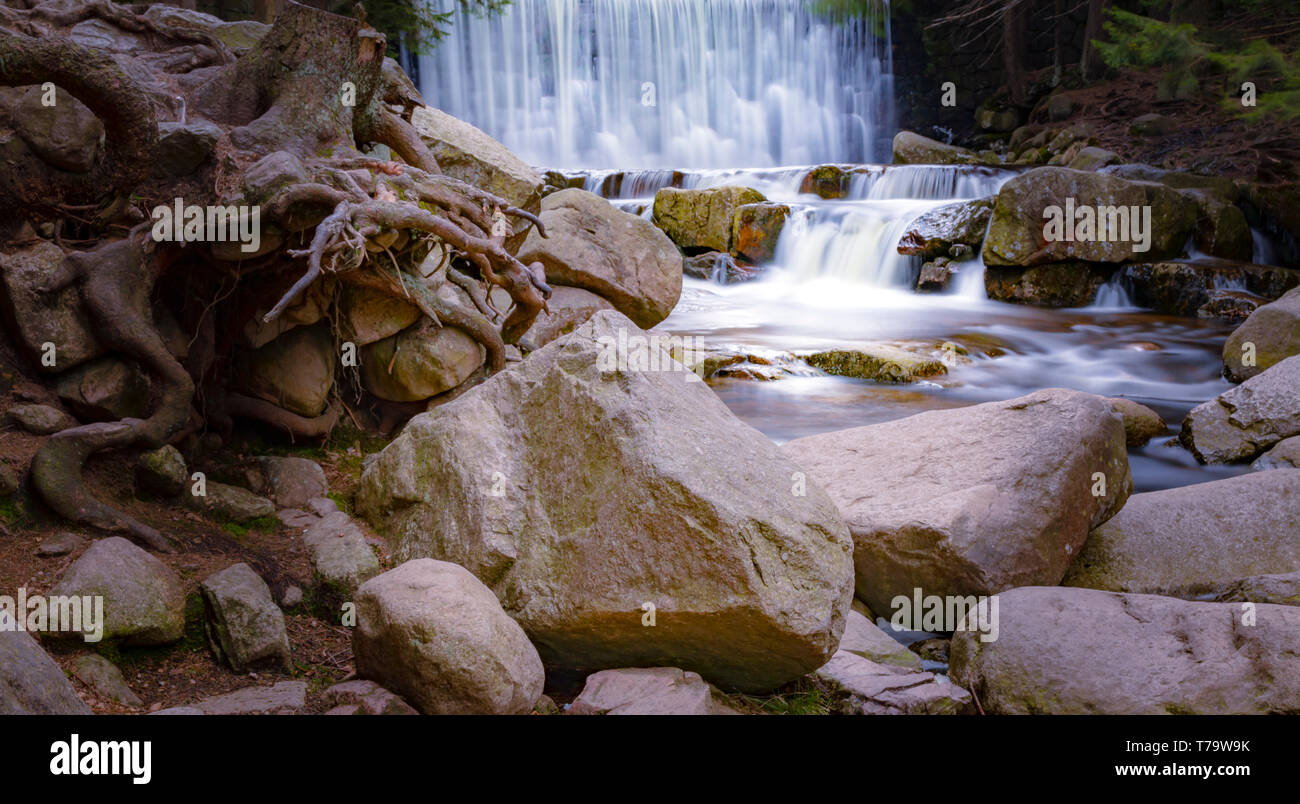 Mountain waterfall landscape hi-res stock photography and images - Alamy