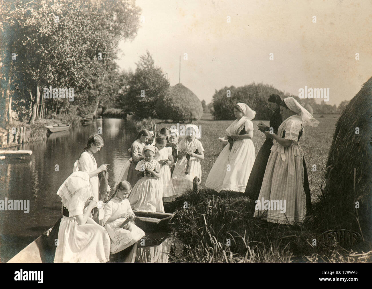 Scene dutch girls hi-res stock photography and images - Alamy