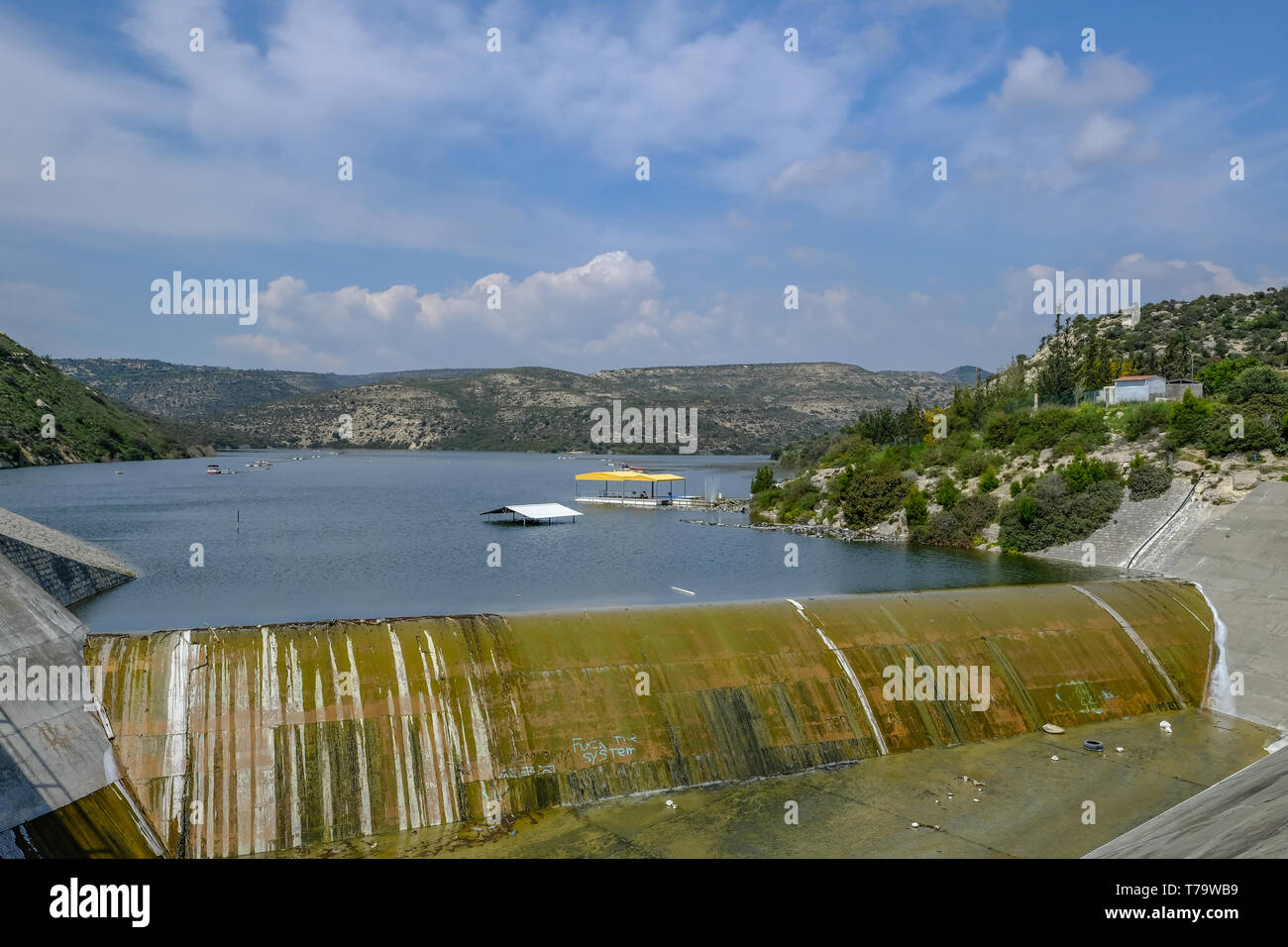 Overflow gate hi-res stock photography and images - Alamy