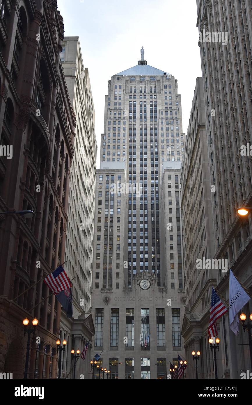 Iconic view of Chicago, Illinois, USA Stock Photo - Alamy