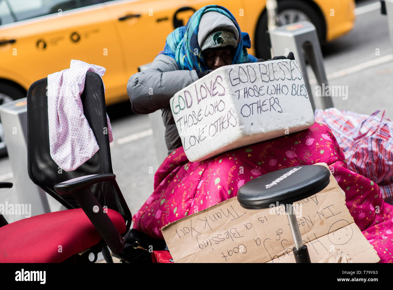 Homeless others hi-res stock photography and images - Alamy