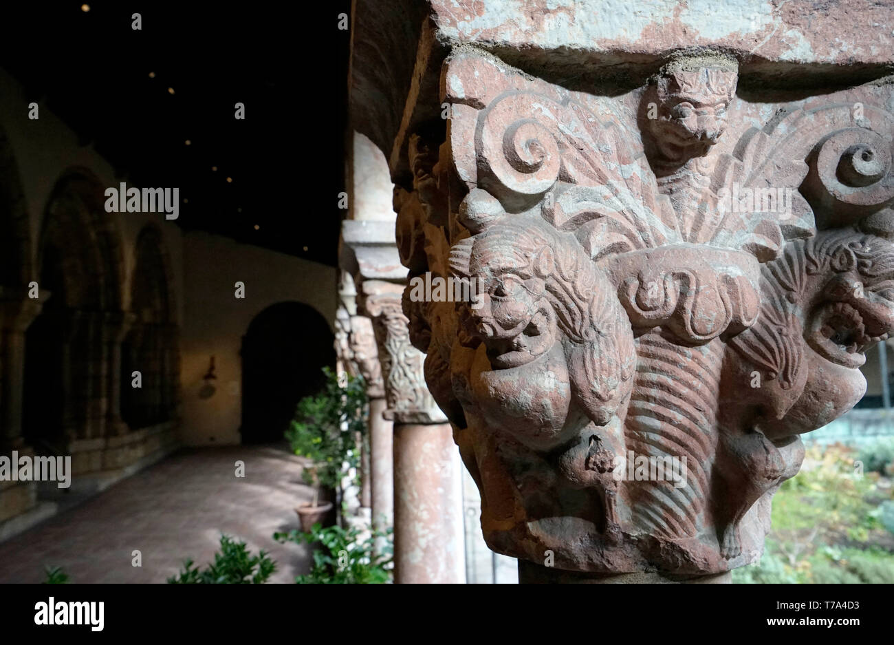 Grotesques hi-res stock photography and images - Alamy