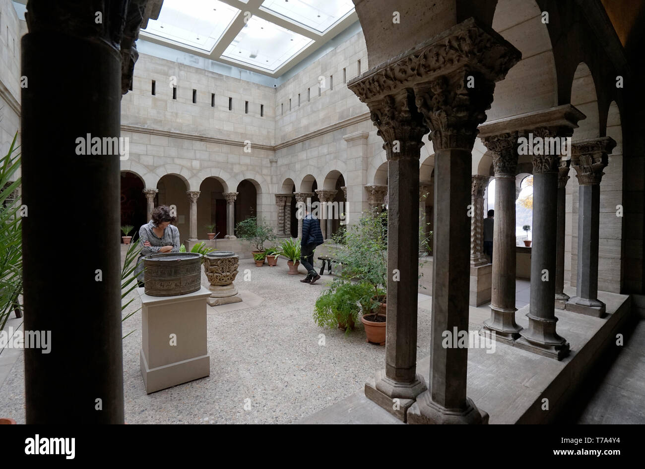 Saint-Guilhem Cloisters inside the Met Cloisters museum.Metropolitan ...
