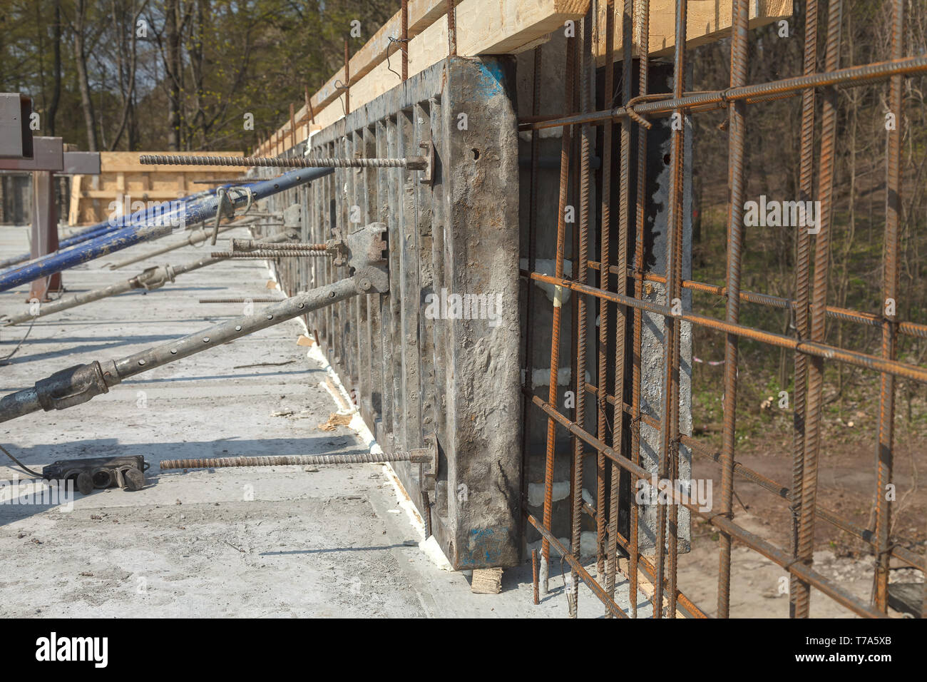 Construction of a new building, installation of metal structures in the ...