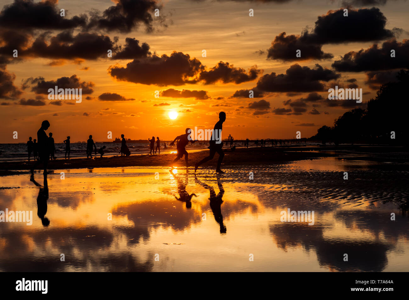 Real time sunrise hi-res stock photography and images - Alamy