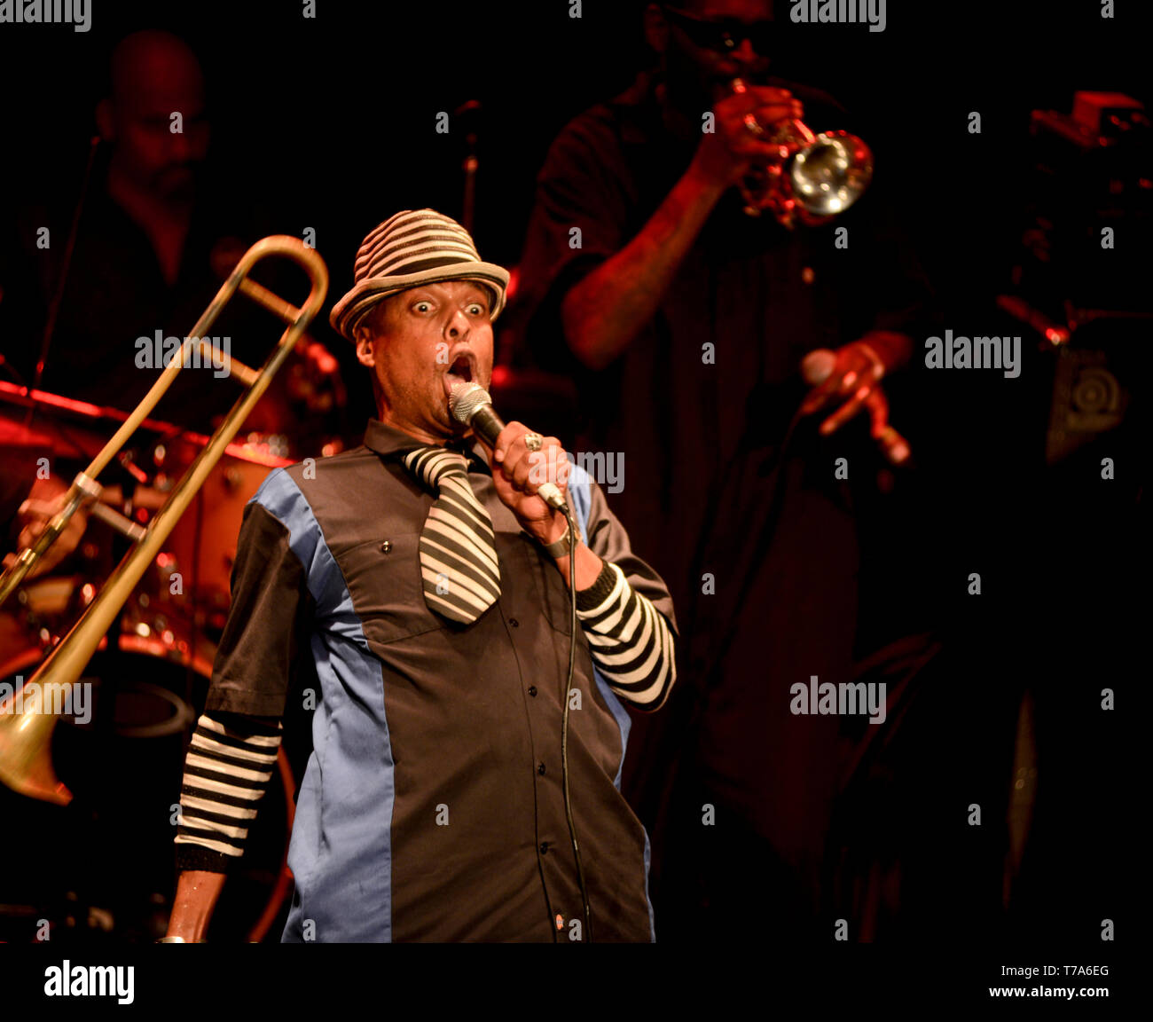 Frontman hi-res stock photography and images - Alamy