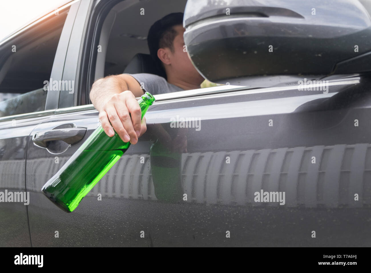 Illustration man driving car drunk hi-res stock photography and images ...