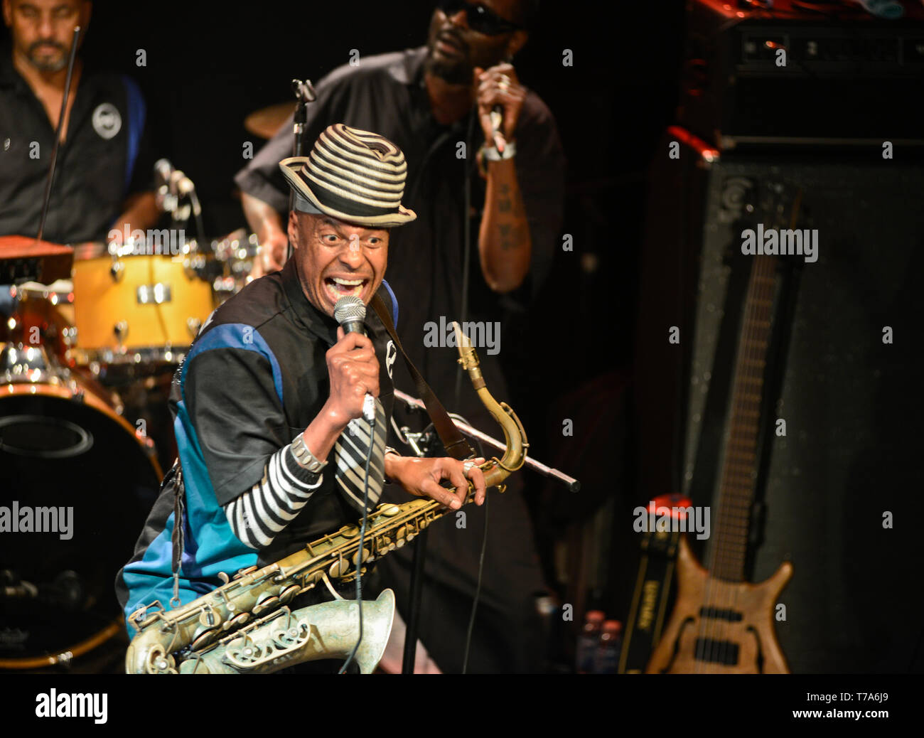 Frontman hi-res stock photography and images - Alamy