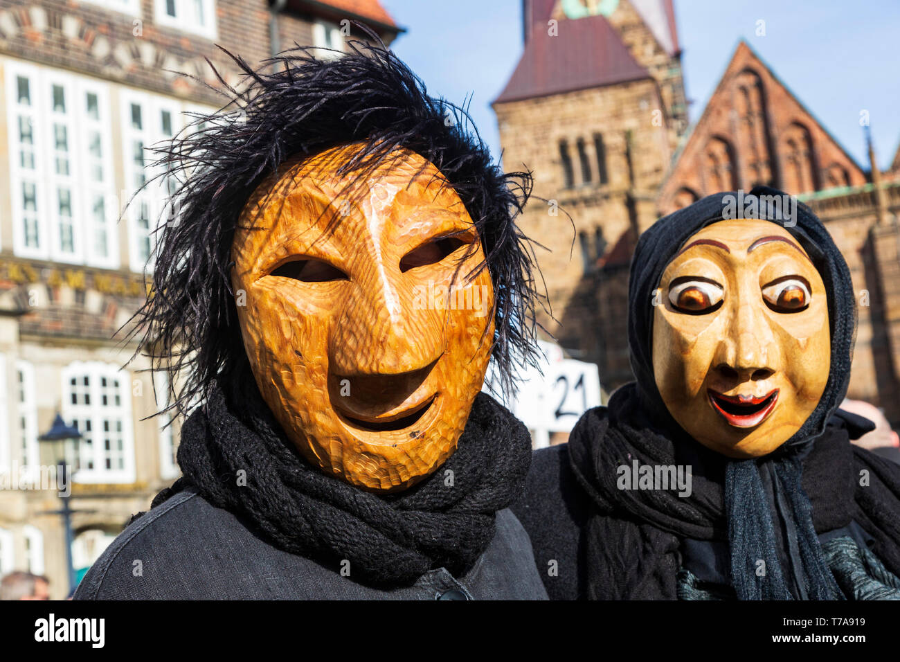 Wooden masks hi-res stock photography and images - Alamy