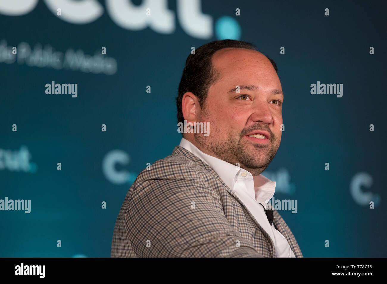 Fireside chat hi-res stock photography and images - Alamy