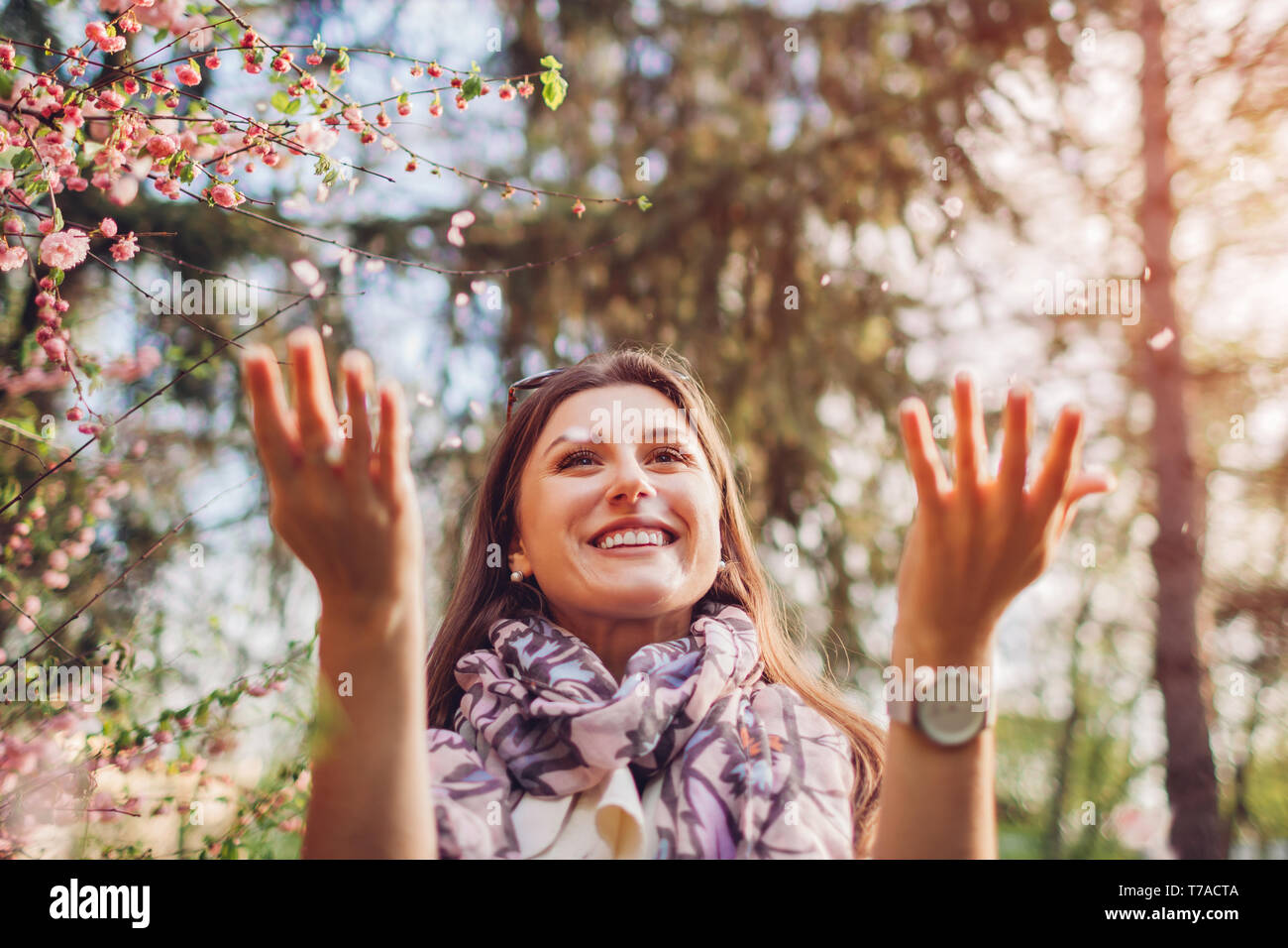 Throwing flower petals hi-res stock photography and images - Alamy