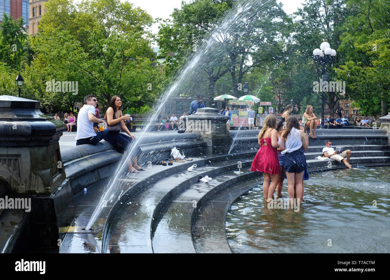 Water Fountain Wet Look